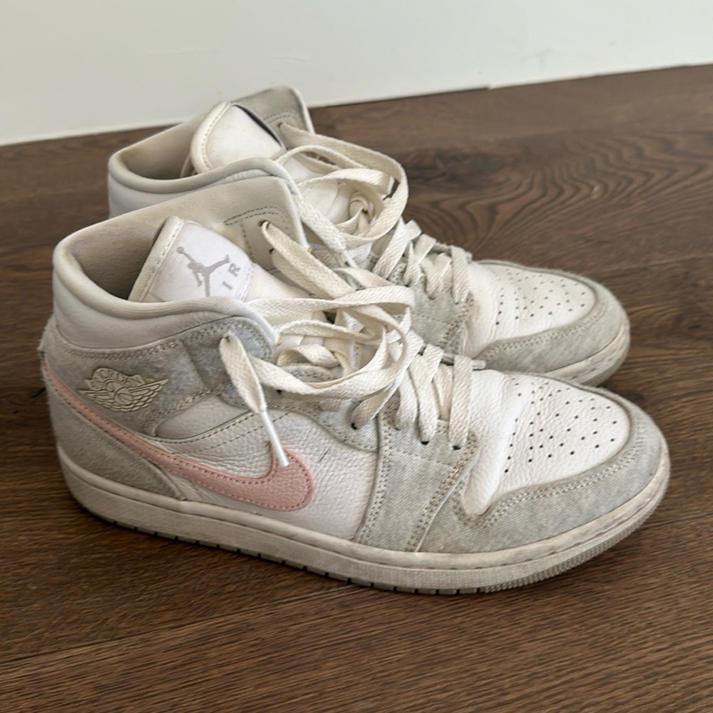 Nike Air Jordans - Gem